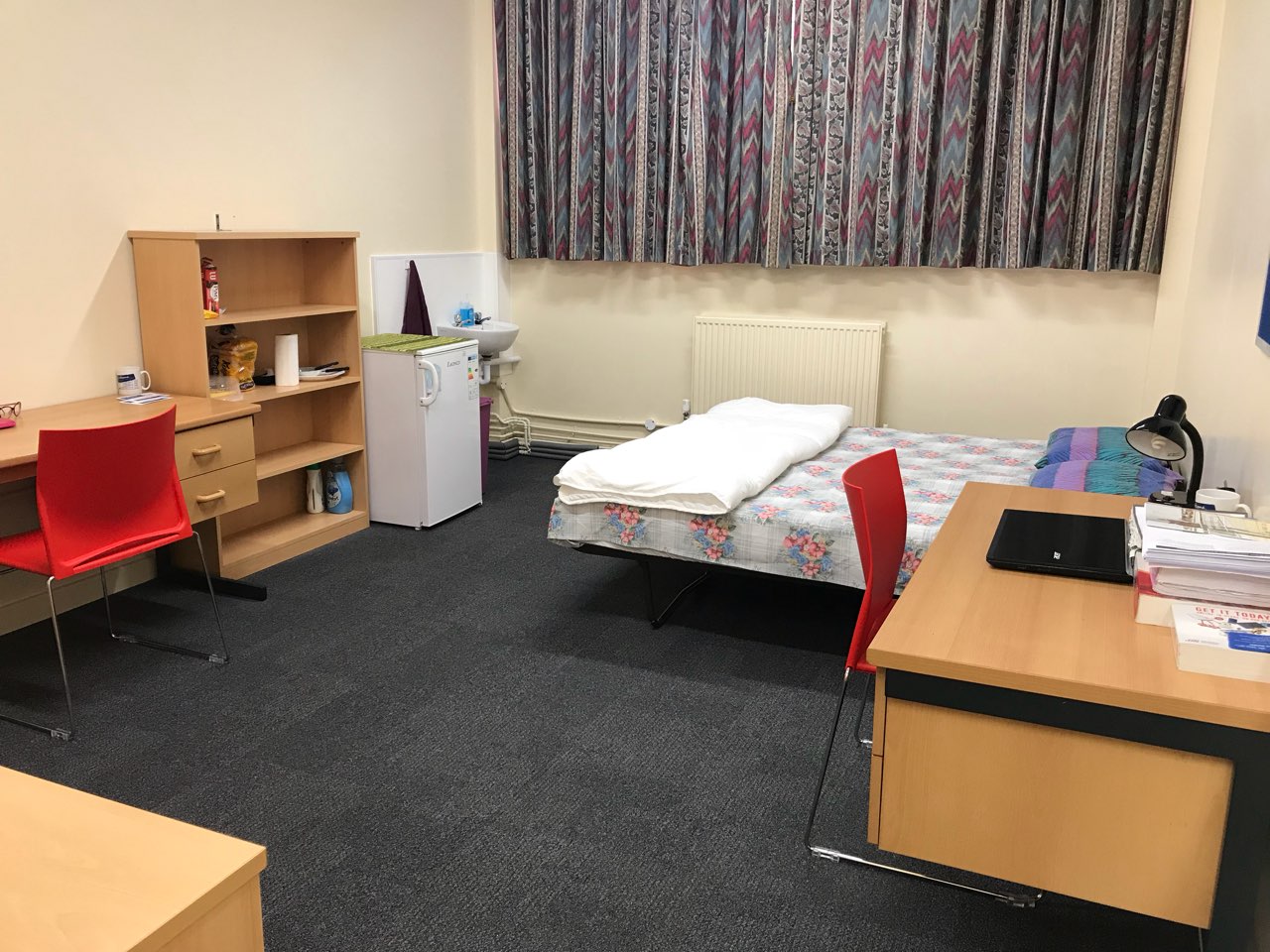 BLSA: Room available for 2 persons/couple in Floyer house Whitechapel.